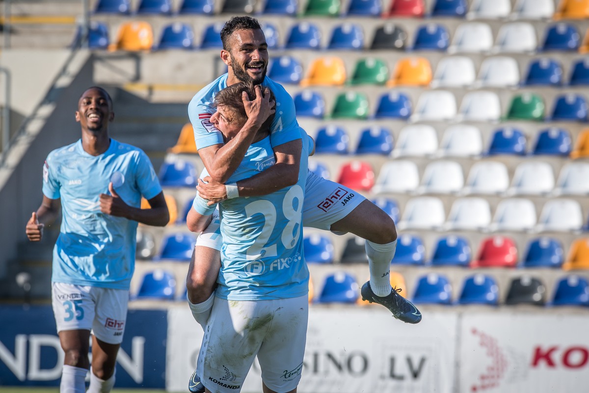 Felipe Brisola marca gol em vitória do Riga FC pela 3ª rodada do ...