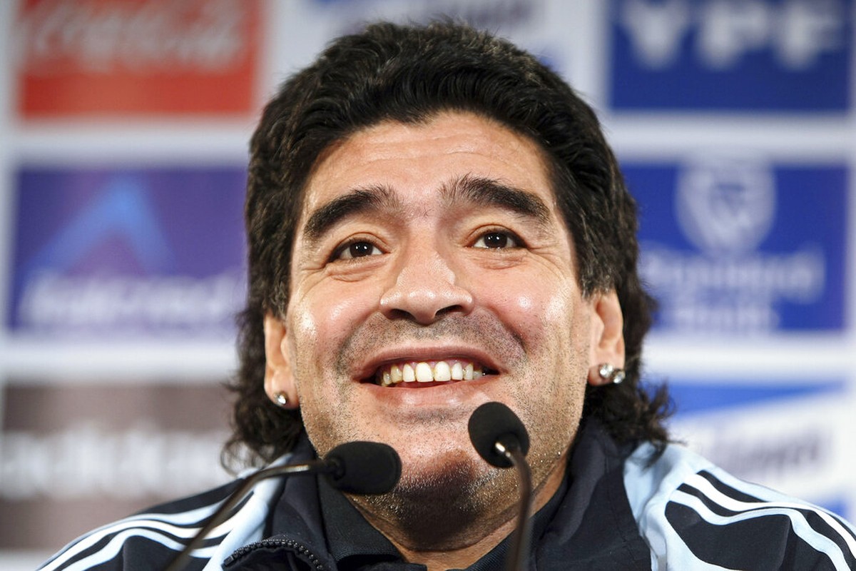 Maior ídolo do futebol da Argentina, Diego Maradona tinha origens ...