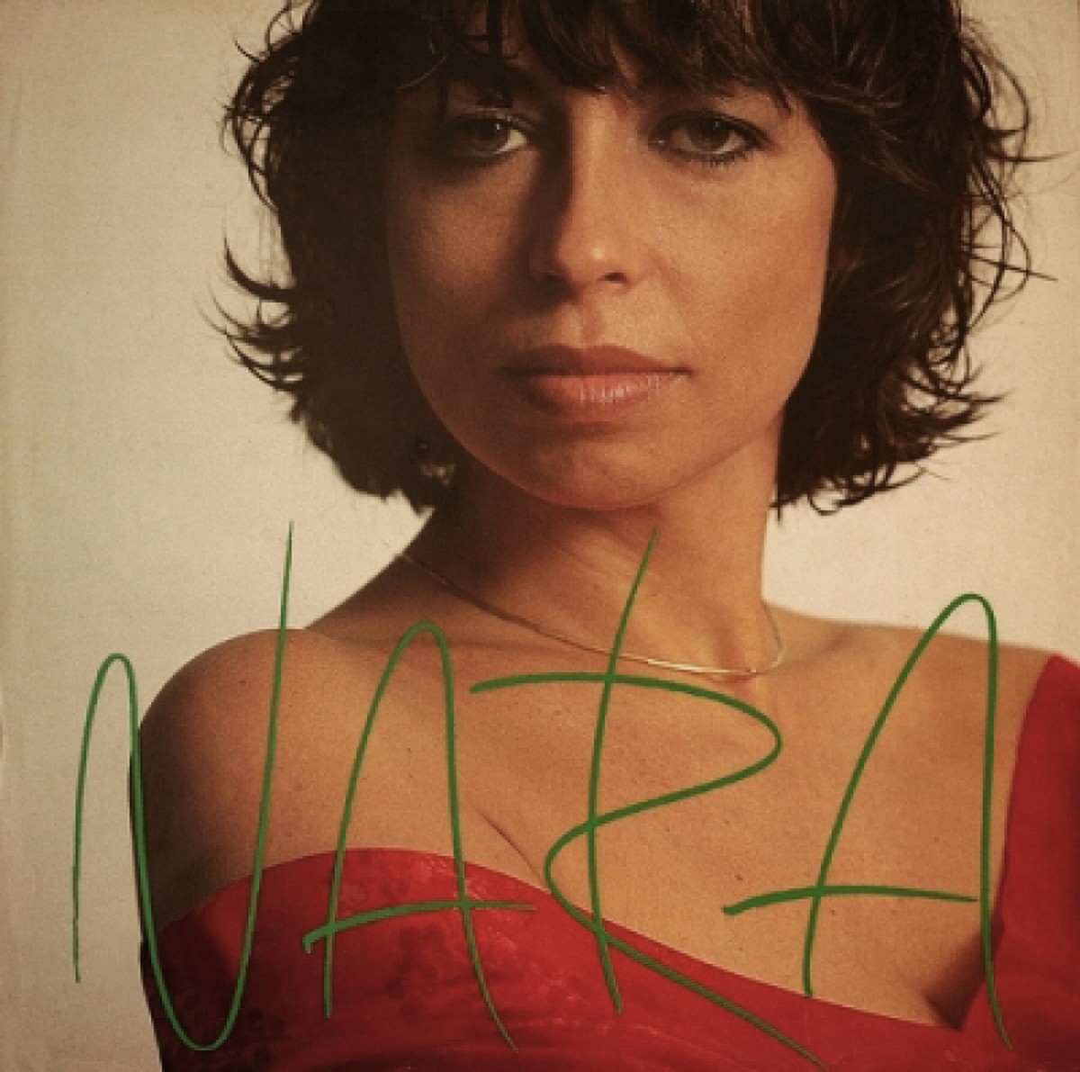 Biografia e musical de teatro ecoam canto livre de Nara Leão, voz ...