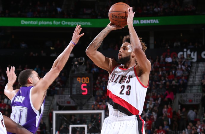Paul leva toco de “baixinho”, mas lidera Clippers na vitória sobre Celtics