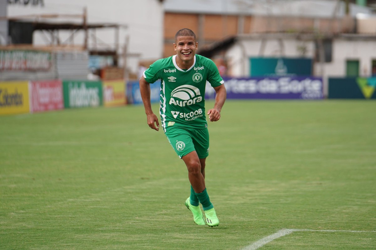 Felipe Albuquerque projeta estreia da Chapecoense na Série B do ...