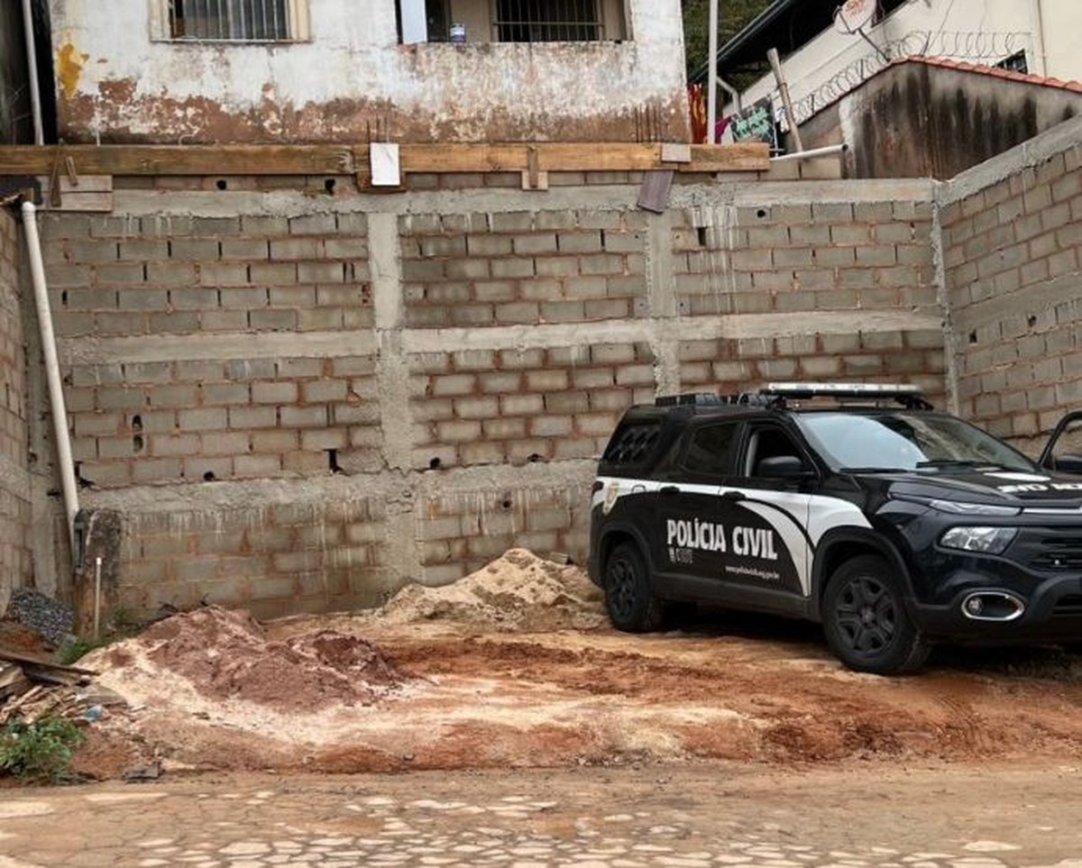 Trio Que Escondia Drogas Em Terreno Para Depois Vender é Preso Em Juiz