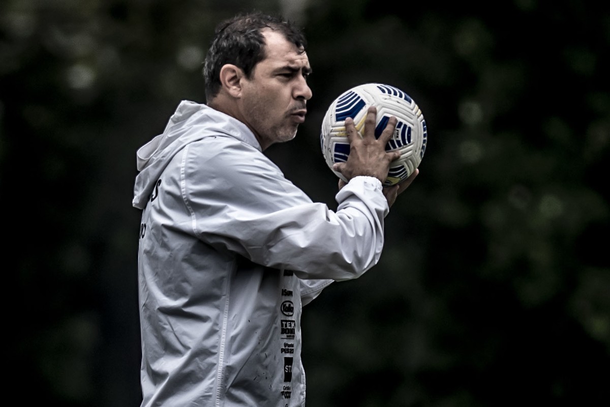 Agora no Santos, Carille defende aproveitamento quase perfeito contra o ...