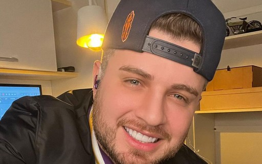 Conrado passa por cirurgia no quadril e permanece internado em UTI após ...