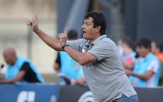 Adilson vê "velocidade controlada" de garotos em primeira vitória na ...