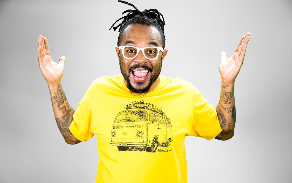 Humorista Marcelo Marrom leva stand up comedy a Resende, RJ | Sul do ...