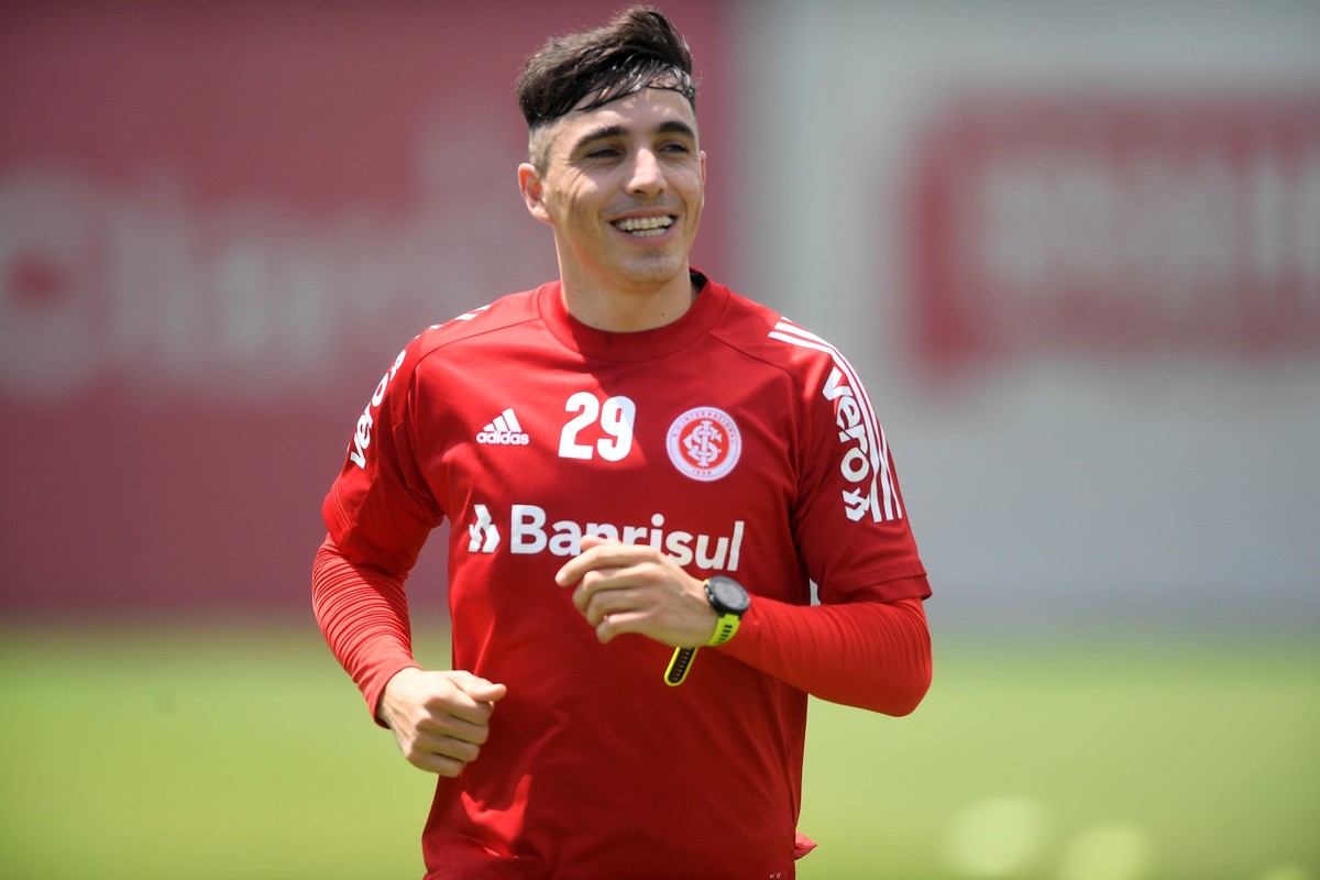 Saravia retoma treinos com bola, e Inter espera reintegrar argentino ...