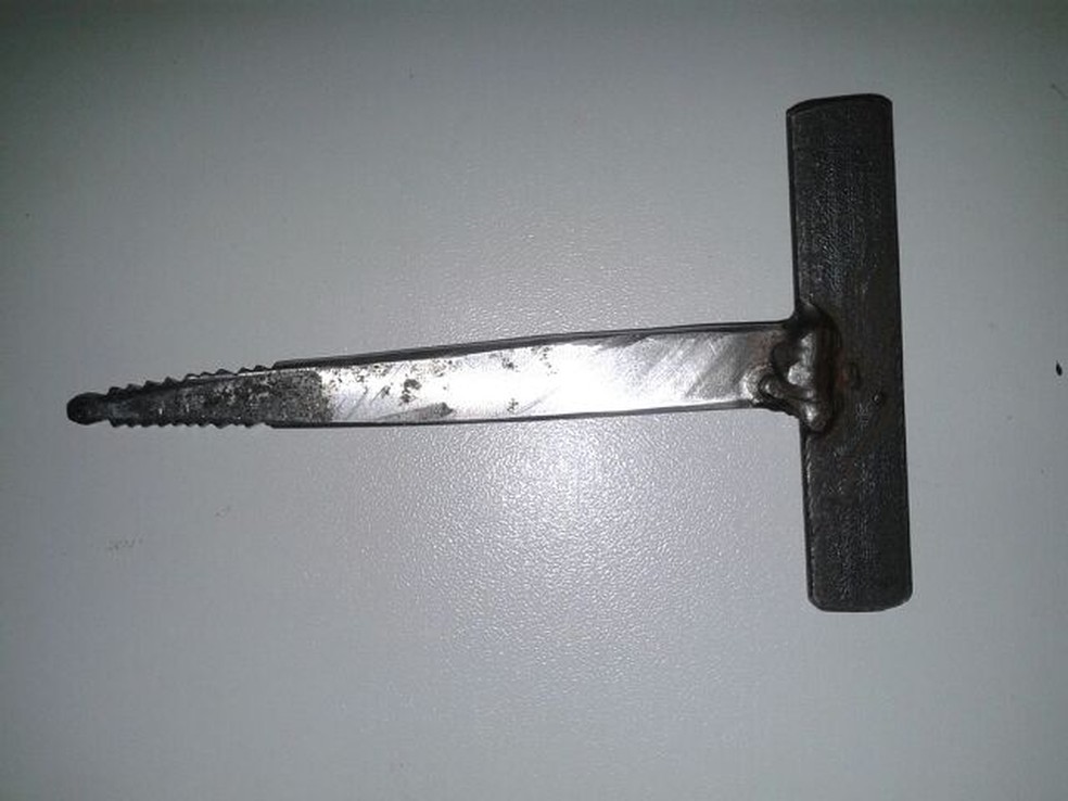 Trio é preso com veículos roubados, drogas e chave mixa para furtar ...