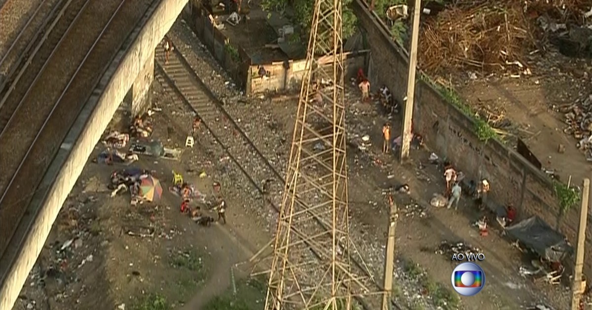 G1 - Imagens mostram usuários de drogas no Subúrbio do Rio - notícias ...