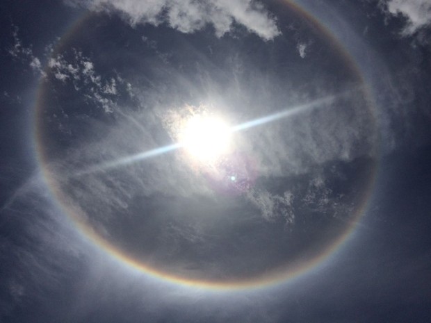 G1 - Fenômeno halo solar chama atenção de banhistas em Matinhos, no ...