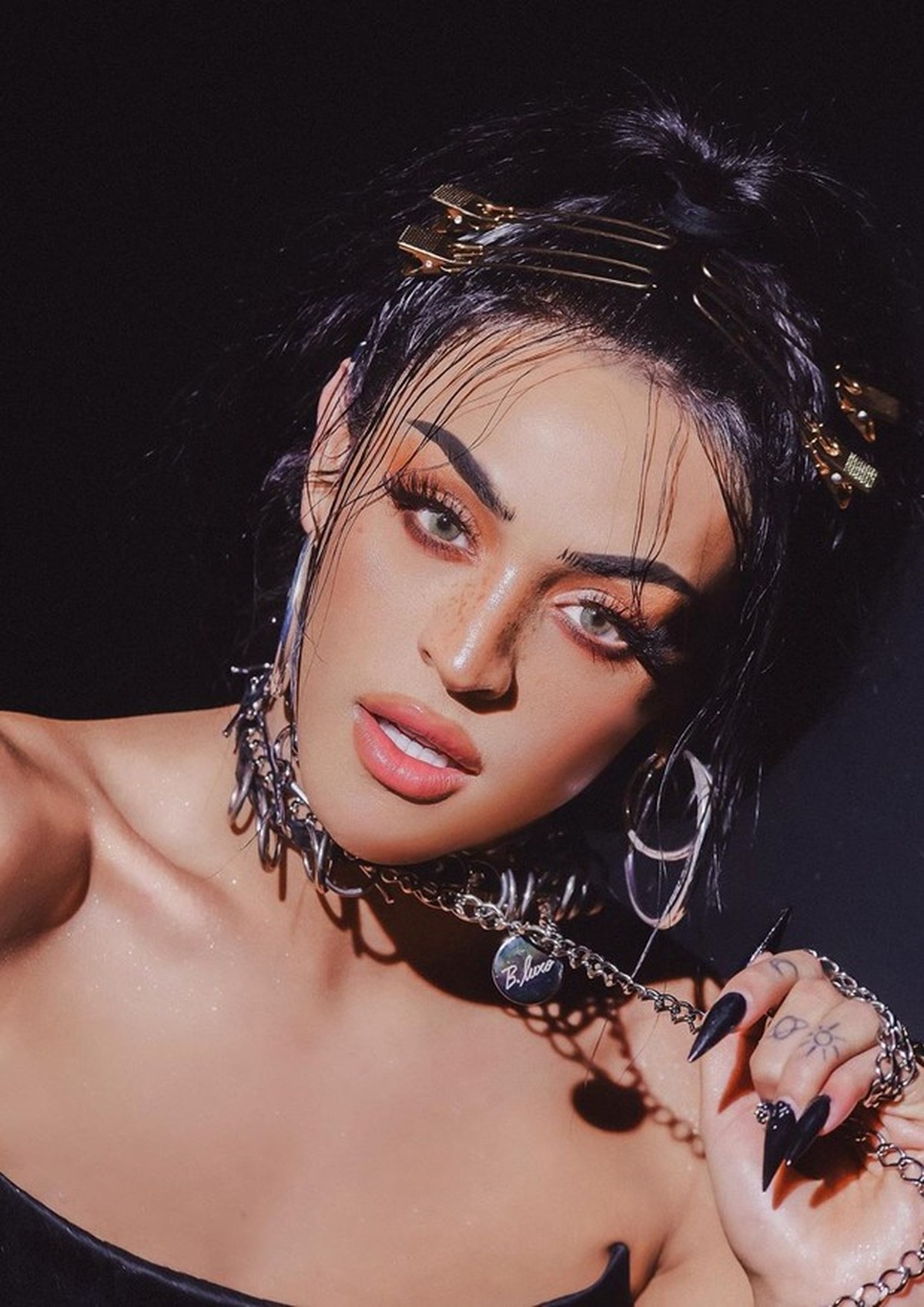 Pabllo Vittar é a primeira drag queen do mundo a ganhar o EMA e a ...