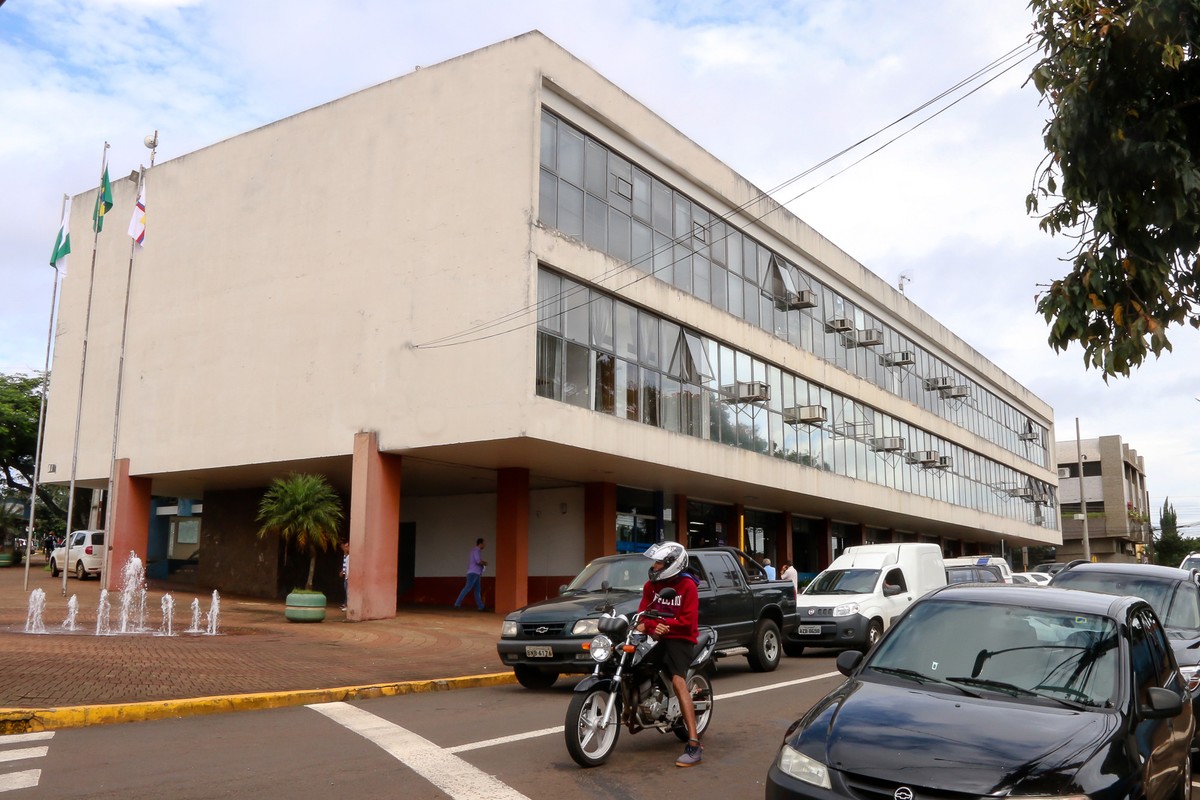 Apucarana confirma surto de Covid-19 entre servidores que trabalham no ...
