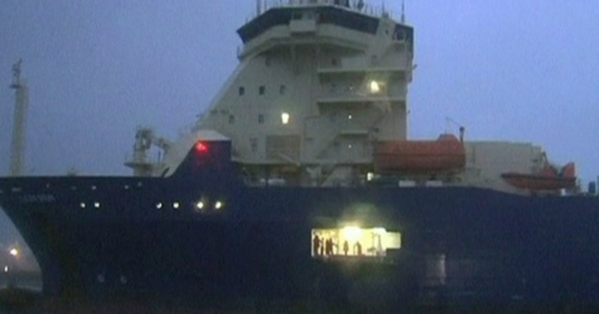 G1 - Chega à França navio com corpos do voo 447 - notícias em Mundo