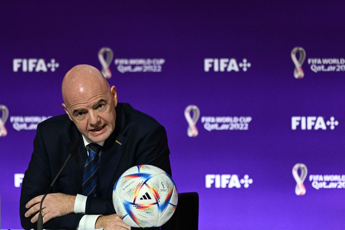 Presidente da FIFA pode ficar no cargo até 2031; entenda