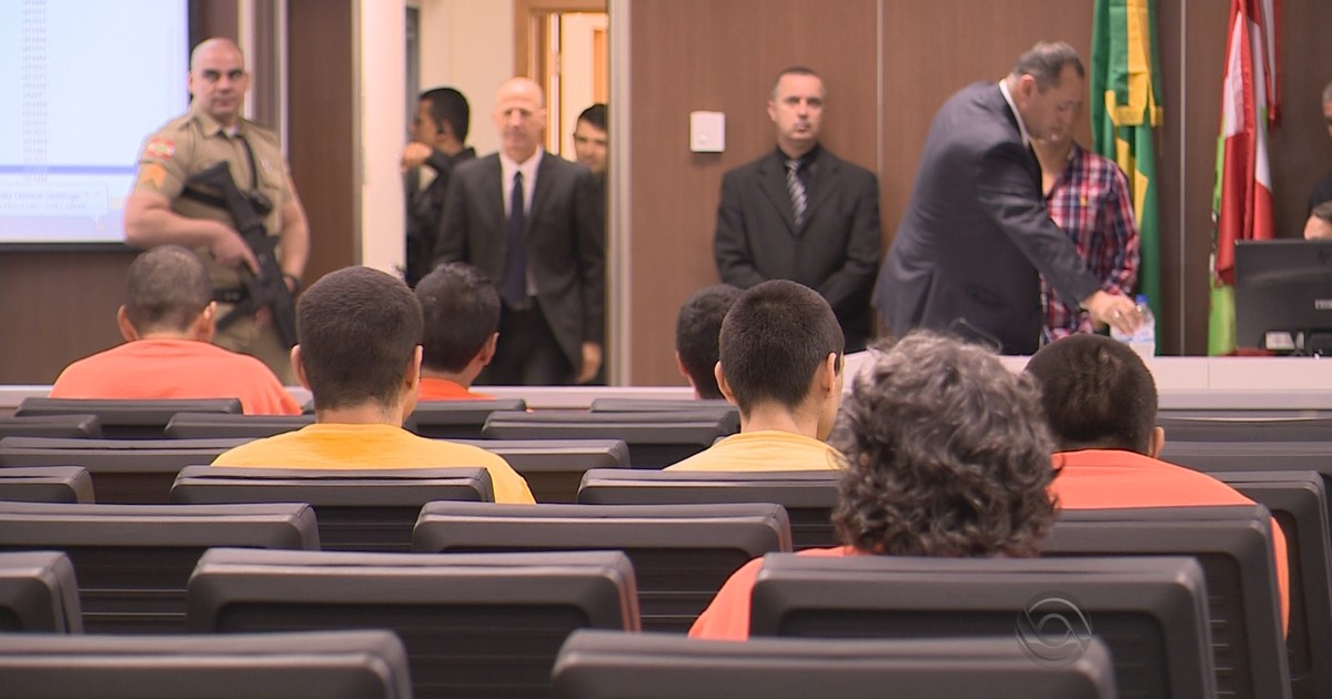 G1 - Três testemunhas são ouvidas em audiência sobre atentados em SC ...