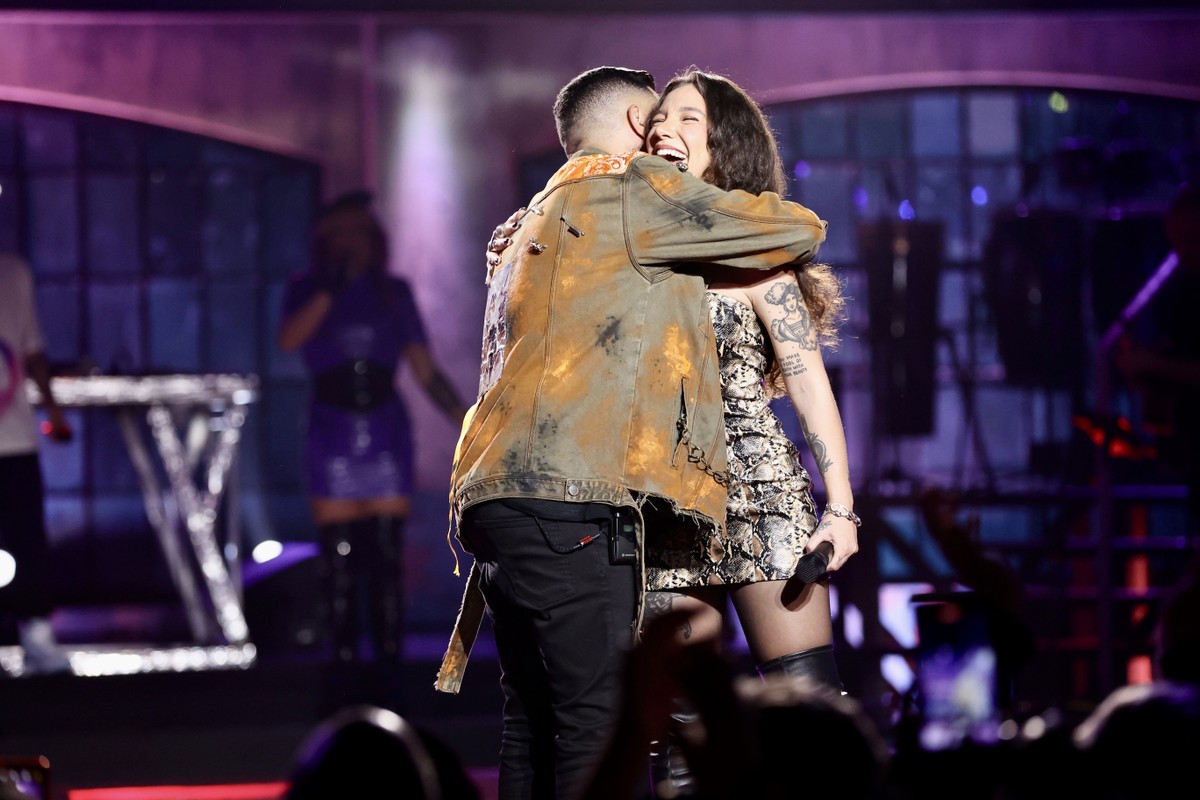 'Música Boa Ao Vivo': Priscilla Alcantara e Felipe Araújo homenageiam ...