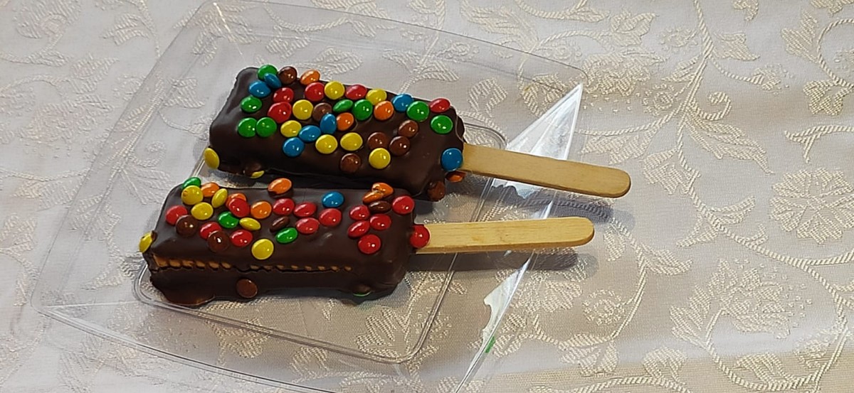 'Chefinho' ensina receita prática de alfajor no palito decorado com ...