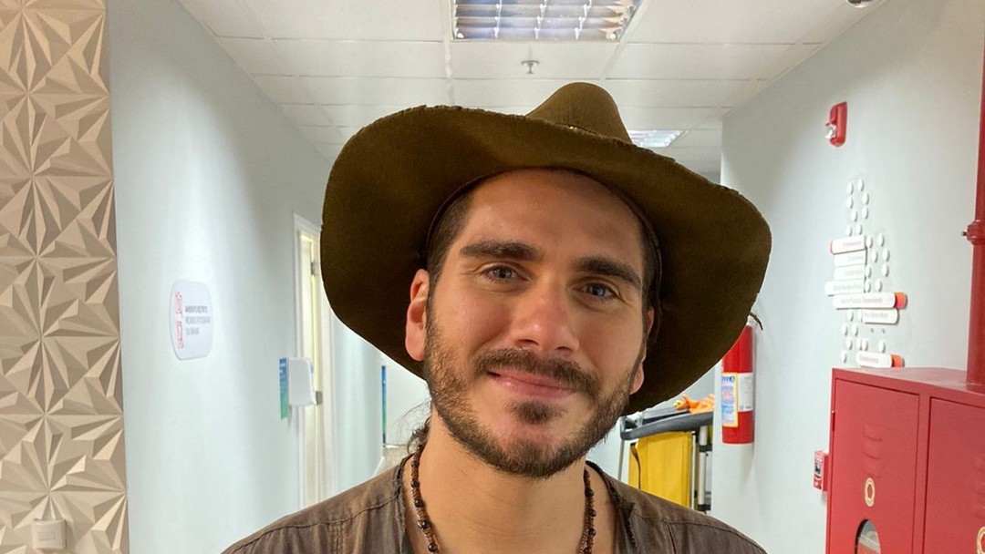 Gabriel Sater | Artistas | GSHOW