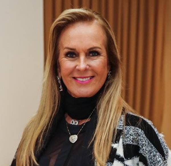 Saiba tudo sobre: Helô Pinheiro