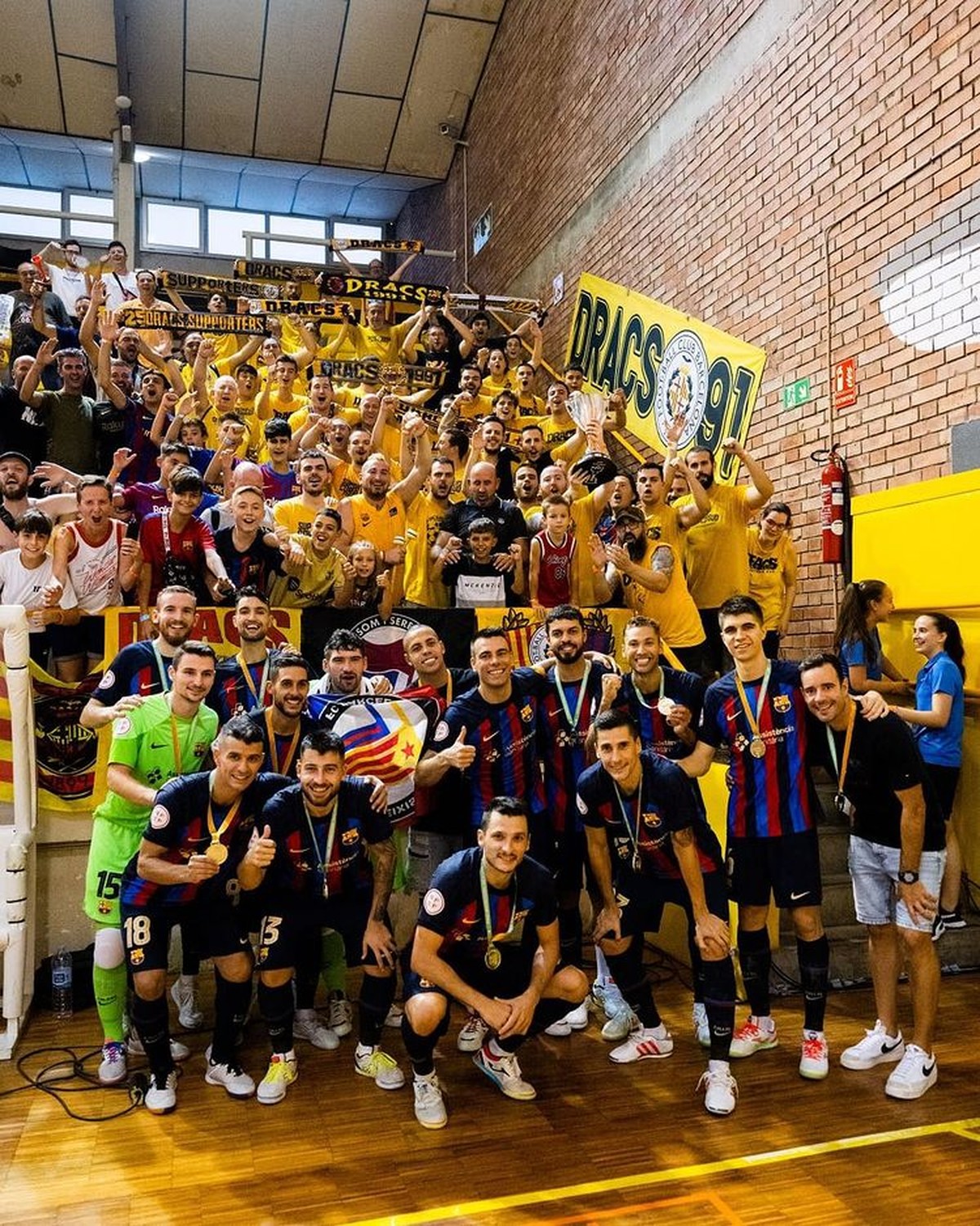 Sem Ferrão, quarteto brasileiro conquista primeiro título do Barcelona ...