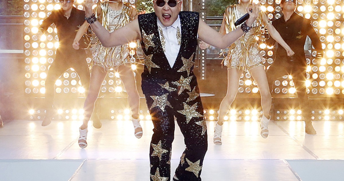 G1 - Psy canta para centenas de fãs na rua em programa de TV da ...