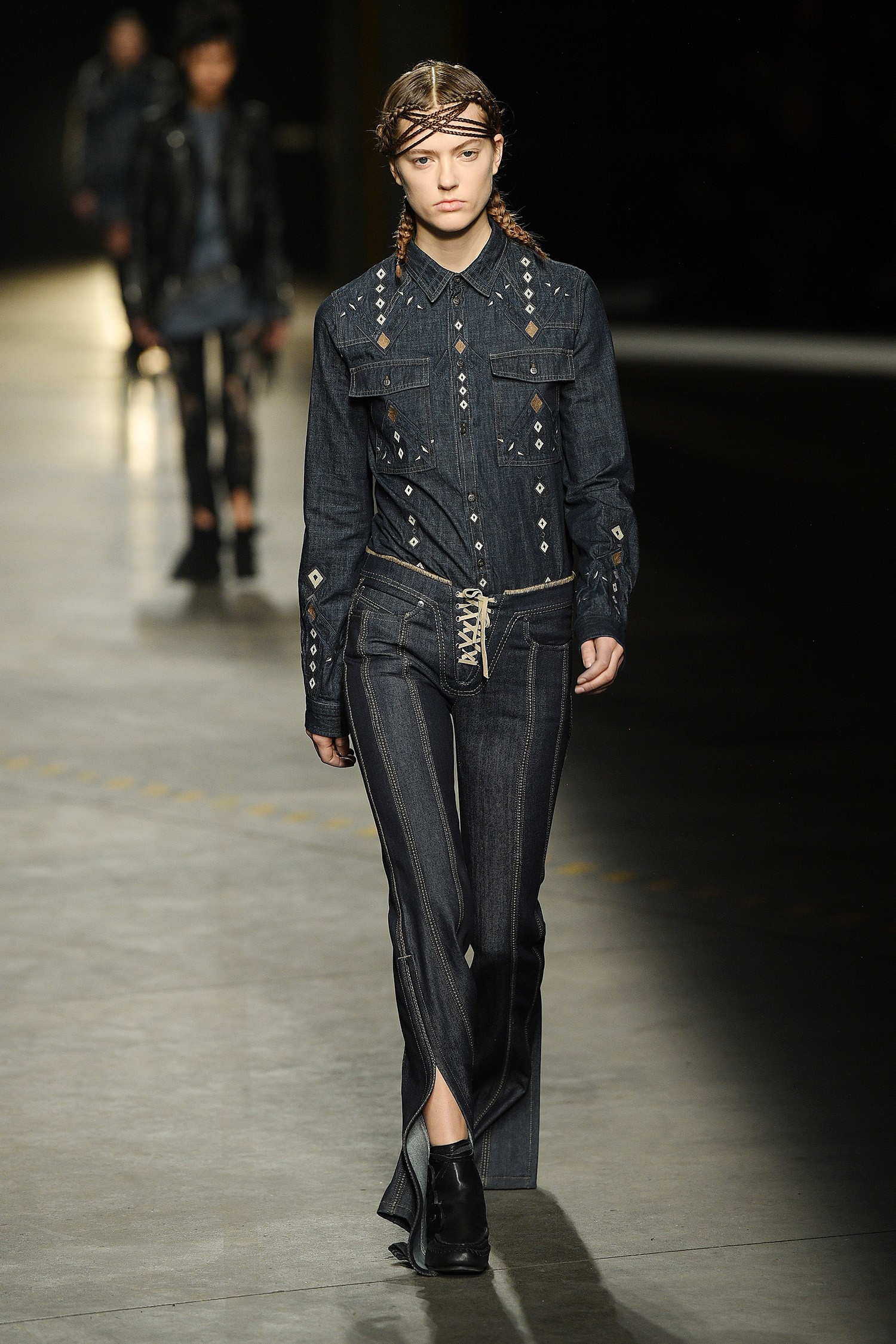 Diesel Black Gold mostra coleção feminina na semana de moda de Milão ...