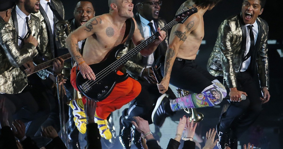 G1 - Bruno Mars e Red Hot cantam no intervalo do Super Bowl nos EUA ...