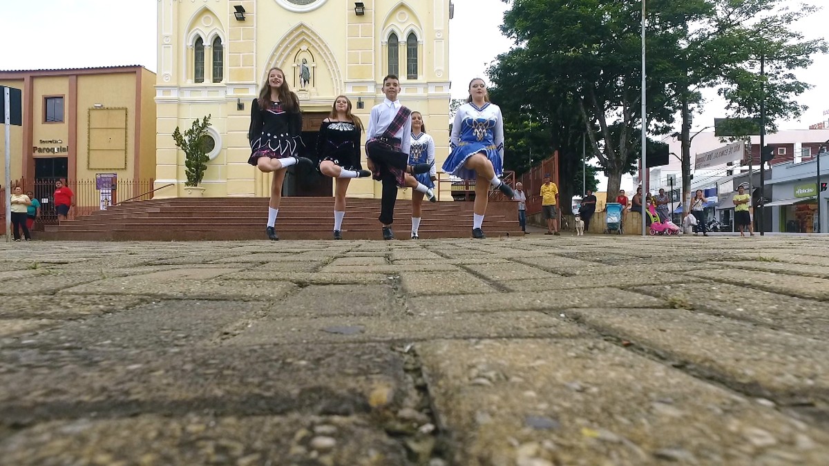 'Revista de Sábado' reencontra grupo de sapateado irlandês | Revista de ...