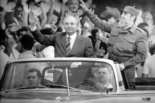Gorbachev e Fidel Castro em Havana: há 30 anos, o encontro de dois ...