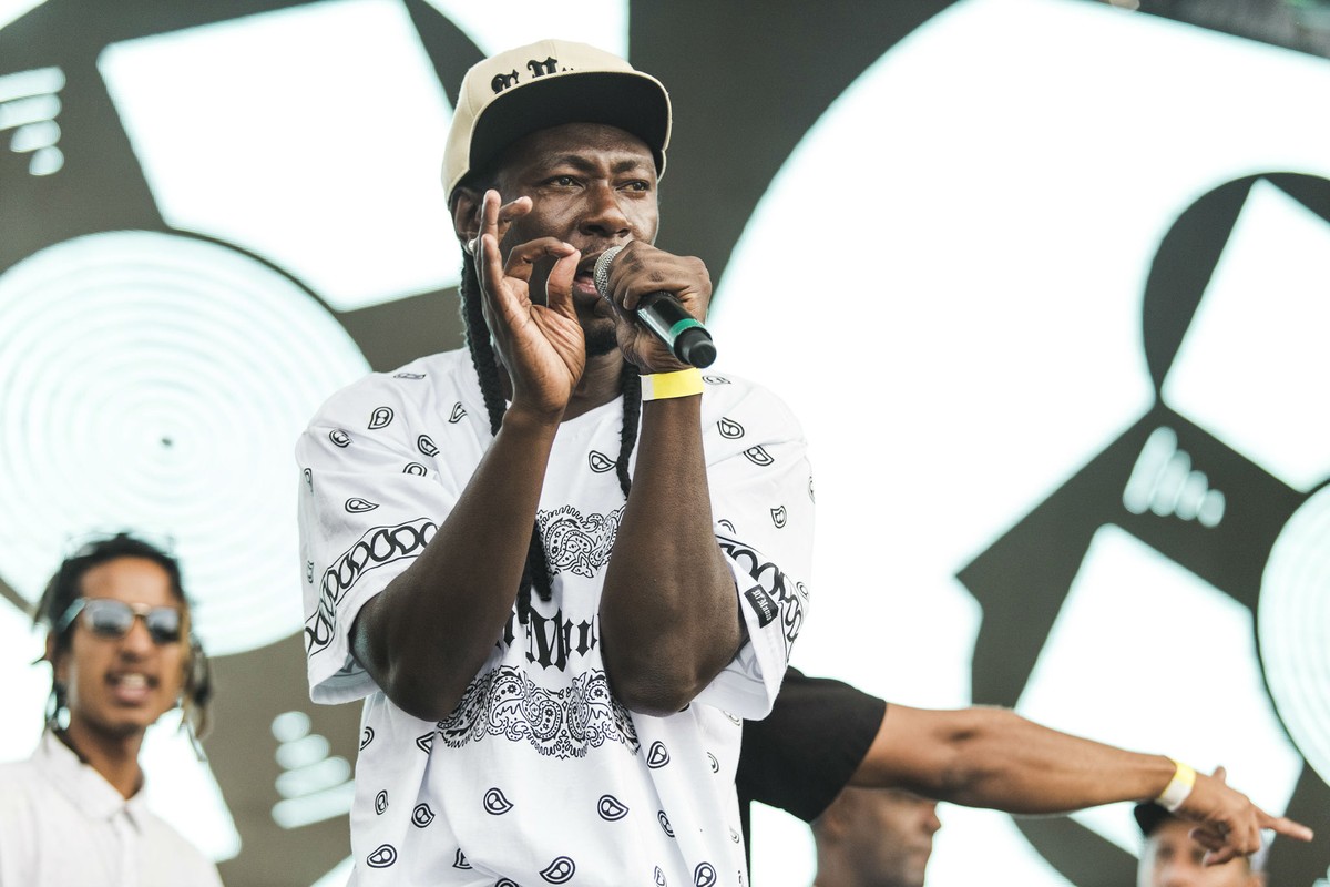 Rapper Dom Black mostra suas influências no palco do Sesc de Bauru ...