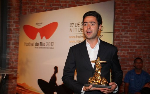 Neto de Roberto Marinho recebe prêmio em homenagem ao avõ - Quem | QUEM ...