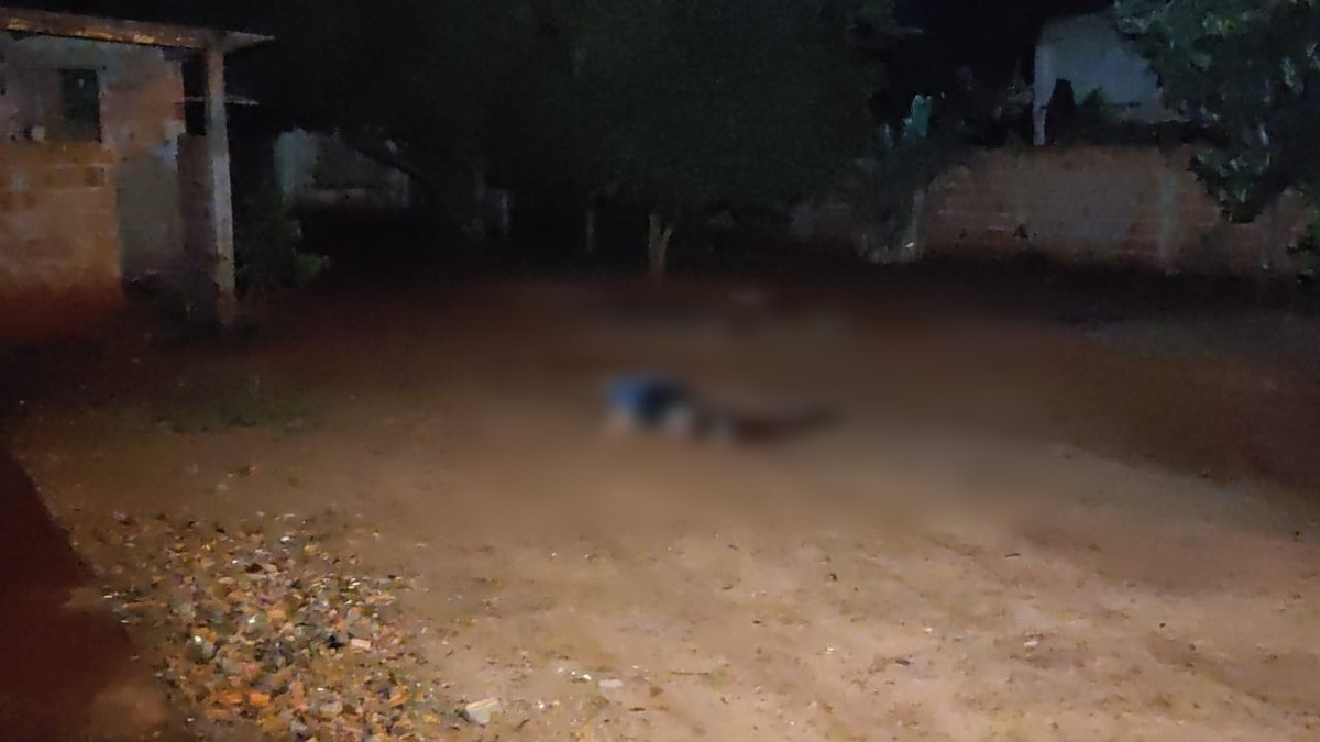 Amante Mata Marido Da Companheira Com Facada No Pescoço Após Presenciar