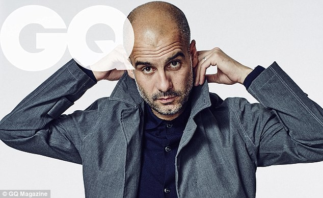 Guardiola faz ensaio fotográfico em Manchester para revista espanhola