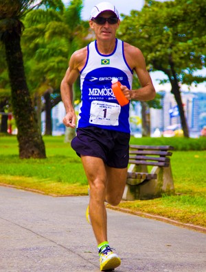 Ultramaratonista Valmir Nunes encara desafio de 24 horas em trilha nos ...