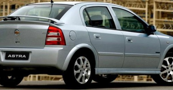 Astra Hatch no G1 AutoEsporte: tudo sobre o carro