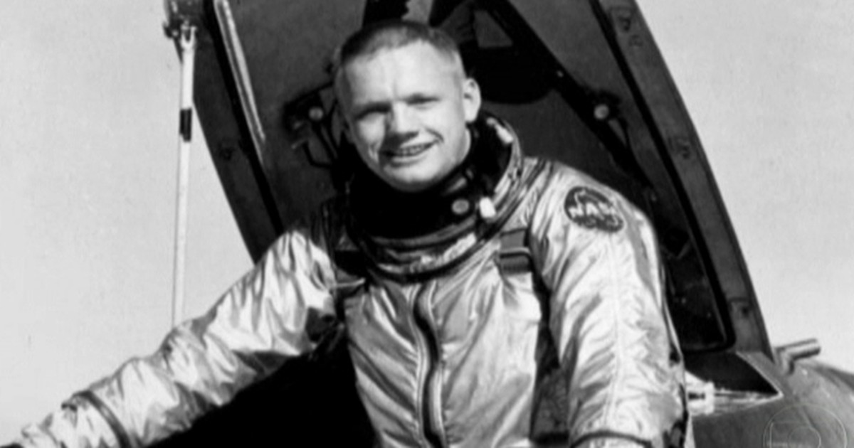 Jornal Nacional - Morre Neil Armstrong, primeiro homem a pisar na Lua