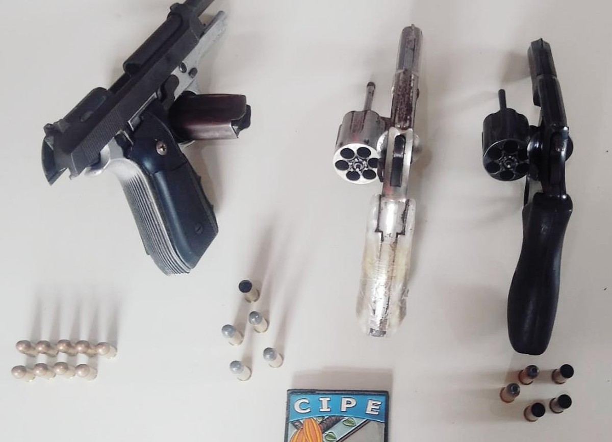 Três Suspeitos De Tráfico Morrem Após Confronto Com Policiais E Armas