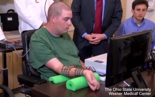 Homem paralisado consegue mover a mão com a "força do pensamento ...