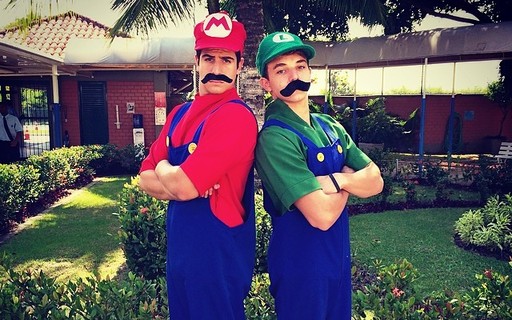 Enzo Celulari se fantasia de Mario Bros - Quem | QUEM News