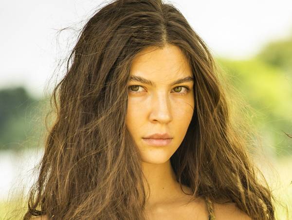 Saiba tudo sobre: Alanis Guillen