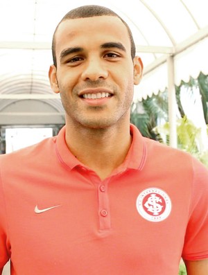 Ernando lamenta lesão de Bolaños, mas não vê maldade de William