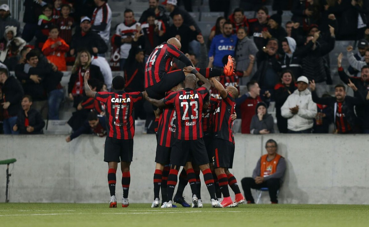 Atlético-PR completa 100 jogos na nova Arena da Baixada; veja números e ...