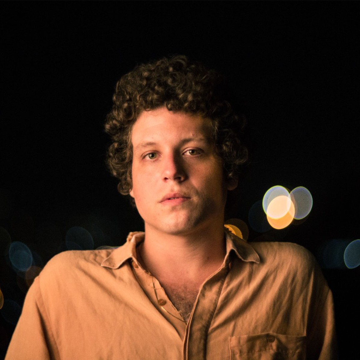 Chico Chico espalha sementes no primeiro álbum solo, 'Pomares', com ...