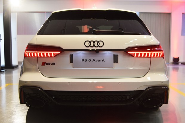 40 FOTOS EM DETALHES DOS NOVOS AUDI RS 6 AVANT, RS Q8 E R8 QUE CHEGAM ...