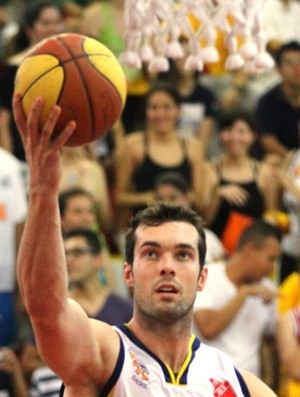 Destaque do São José no NBB, pivô Murilo Becker tem o futuro incerto ...