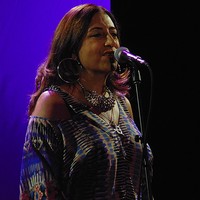 Jussara Silveira lustra pérolas finas do samba da Bahia com voz ...