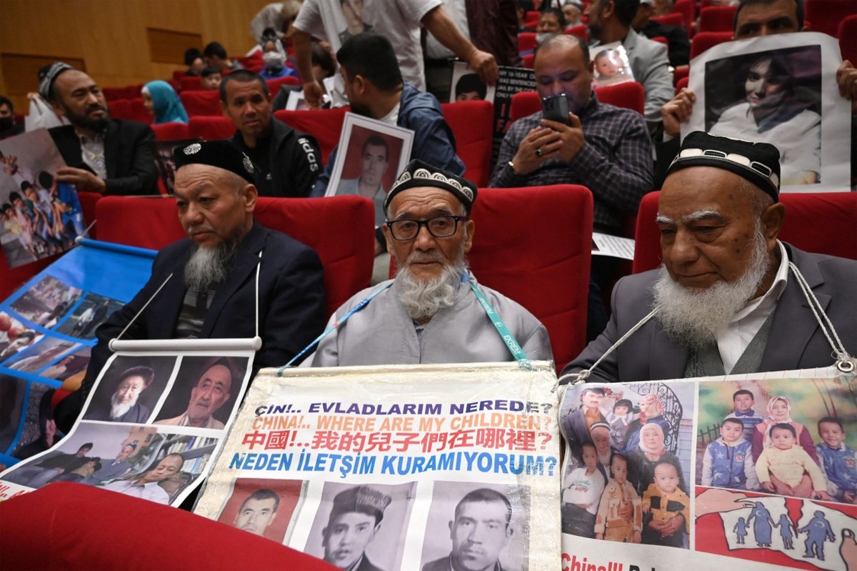 Grande vazamento de dados mostra alcance das detenções de uigures na ...