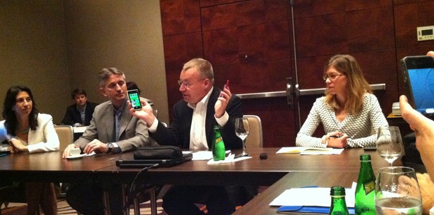 G1 - Nokia confirma dois novos smartphones para 2013 no Brasil ...