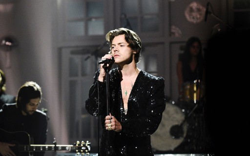 grammy-2021-as-5-performances-mais-ic-nicas-de-harry-styles-que-far