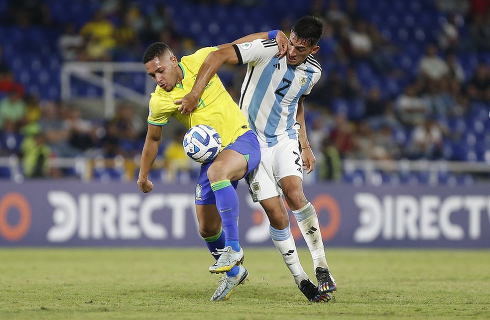 Elétrico e inspirado em Cristiano Ronaldo, Vitor Roque brilha pelo ...